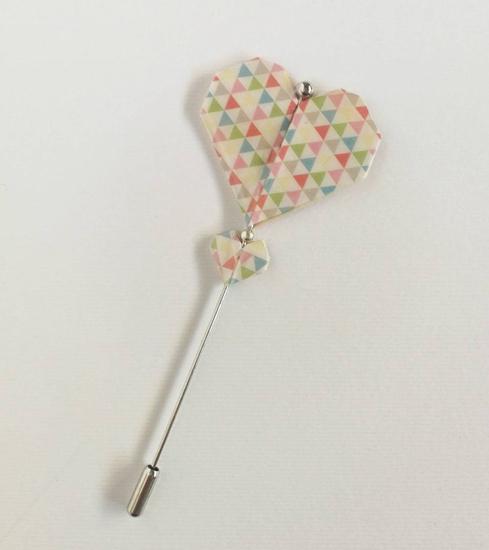 Pin corazón geometría